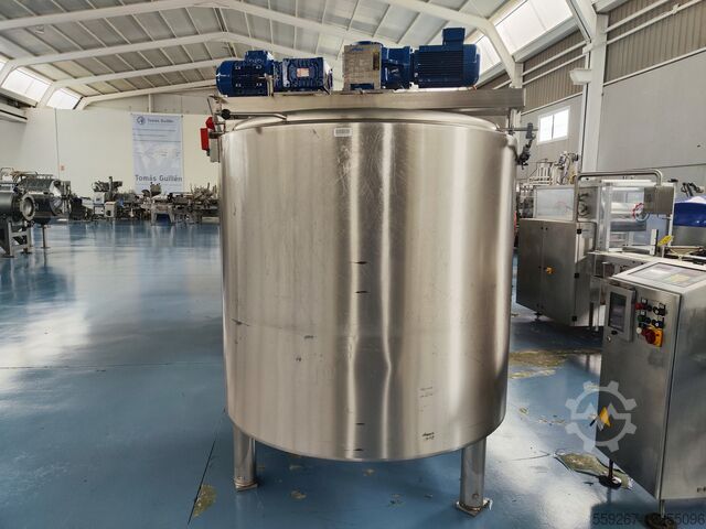 SA HOMOGENIZATOROM I DVOSTRUKIM MEŠANJEM
VERTICAL JACKETED VESSEL TERLET 1.250 L