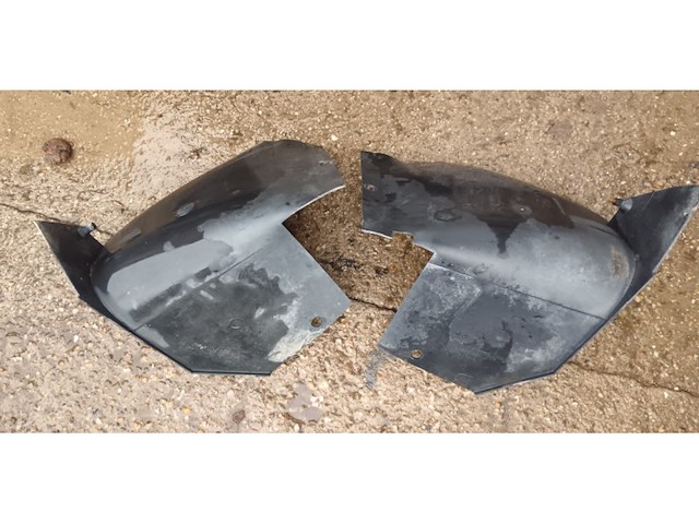 PLASTIKE ZADNJIH KOŠEVA TOČKA CITROEN SAXSO