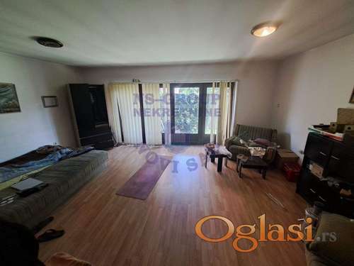 Odličan kuća na potezu Sajma!