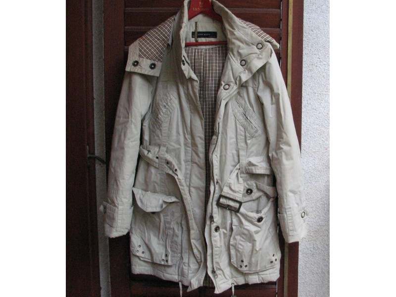 = Zara Basic Vel M, veoma kvalitetna i topla jakna
