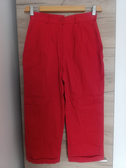 Kratke pantalone bermude