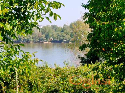 Gradjevinski plac Popovica 829m Ulica Malina TOP pogled na Dunav