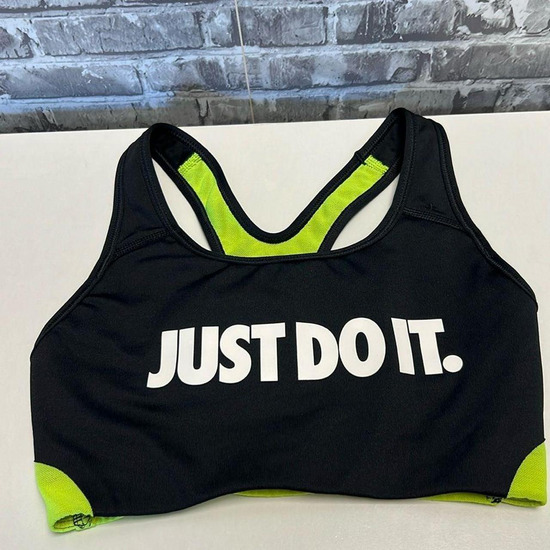 Nike top