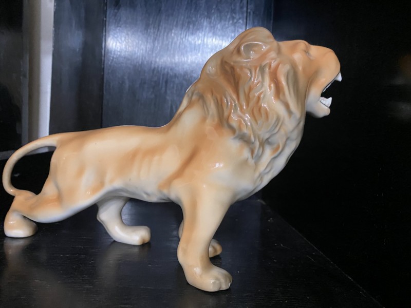 Stara Figura Lav