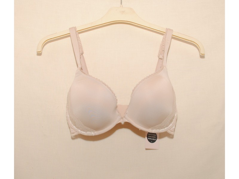 Marks&Spencer push up 65E **Sa etiketom**
