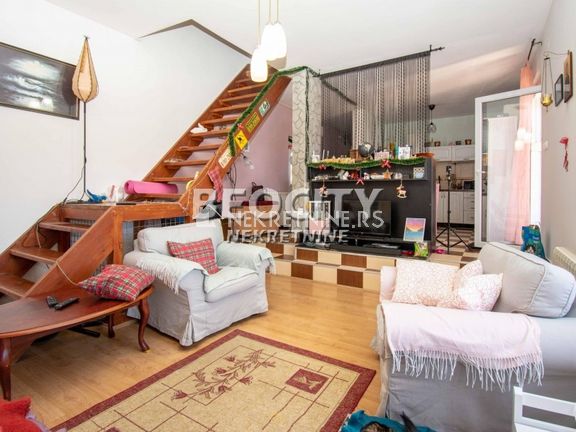 Rakovica, Petlovo brdo, Omladinsko šetalište, 3.5, 115m2, 175000EUR