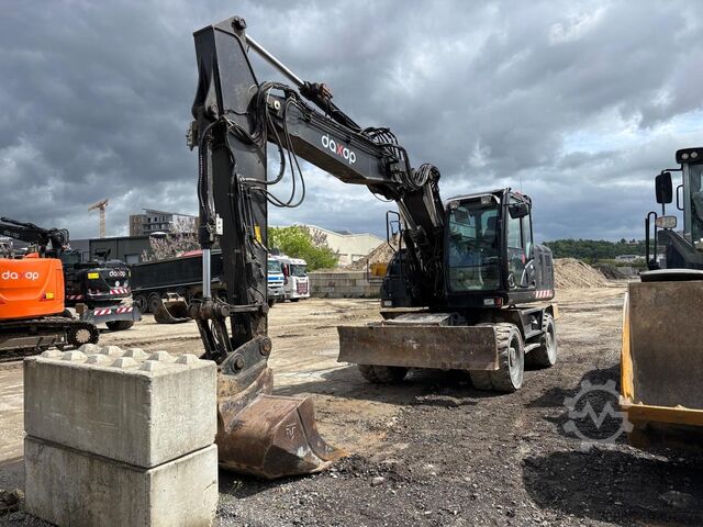 Mobilni bager
Hitachi ZX170W-6 with 3 buckets