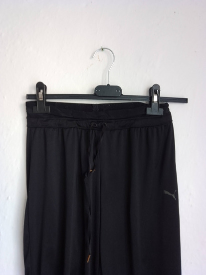 Crne pantalone