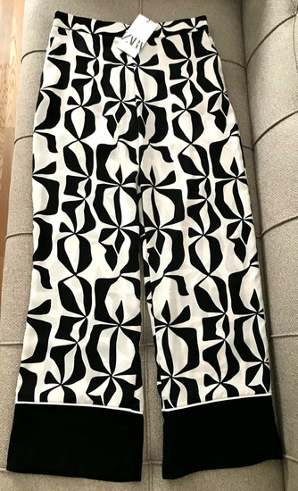 ZARA pantalone.Novo.