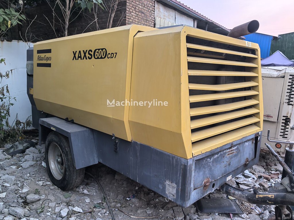Atlas Copco XAXS600 mobilni kompresor