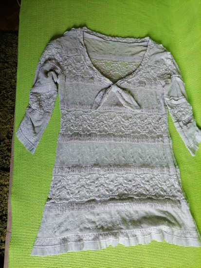 Siva čipkasta bluza 38