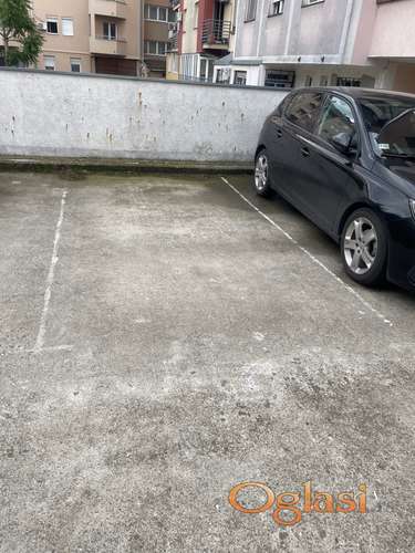 Izdajem parking mesto