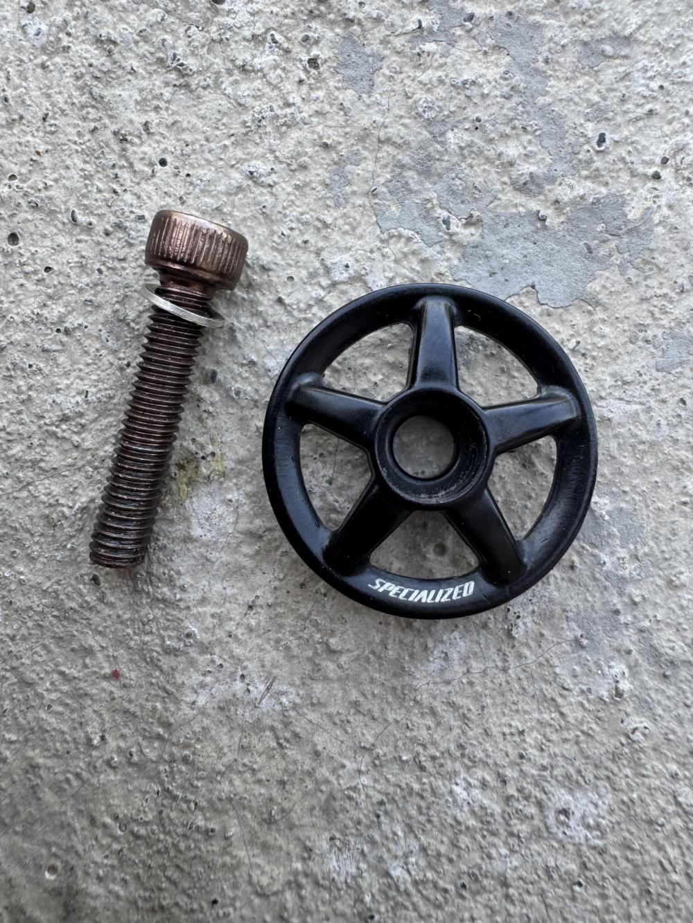 Specialized poklopac