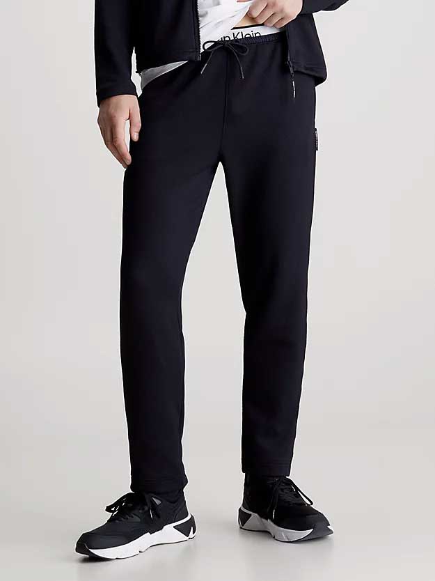 Calvin Klein Performance Muški donji deo trenerke PW KNIT PANT
9648 RSD 
12061 RSD (-20%) The lowest price in the last 30 days*
12061 RSD (-20%) The lowest price in the last 30 days*
12061 RSD (-2...