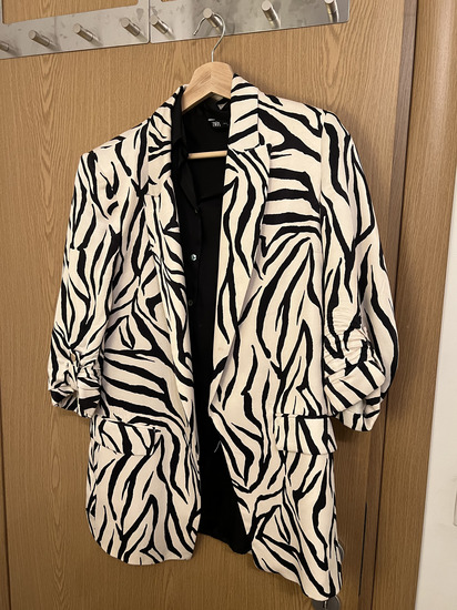 Zara svileni zebrasti sako M