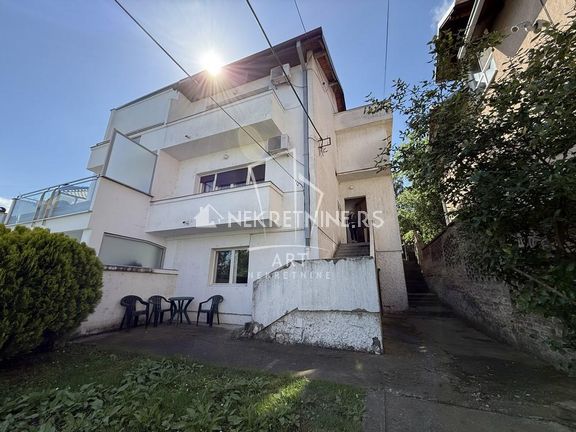 Senjak, mereno 245 m2, sa 4 ara placa ID#11014