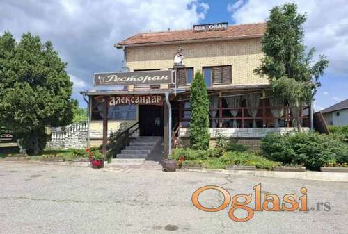 Kuca sa restoranom u Irigu