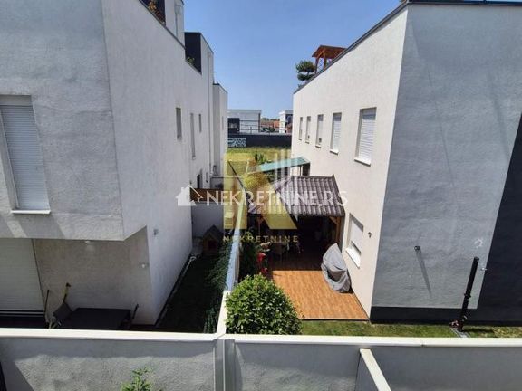 Novi Sad, Vidovdansko naselje – premium triplex stan 148m²