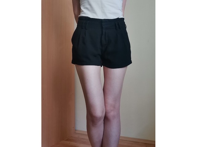 Crni šorts Amisu XS