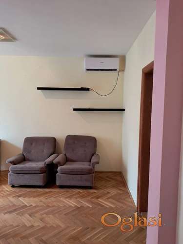 POLUNAMEŠTEN JEDNOIPOSOBAN STAN NADOMAK BULEVARA OSLOBOĐENJA - 40M2 !