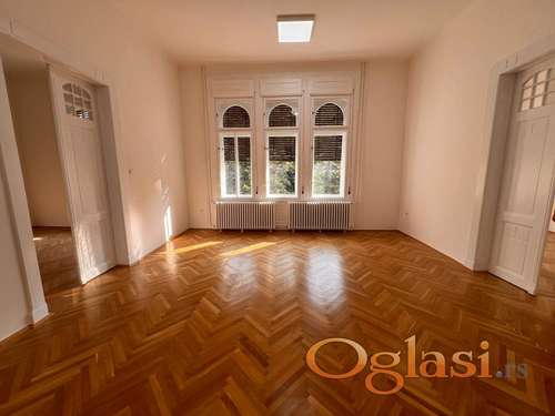 Izdaje se salonski stan - poslovni prostor u centru grada