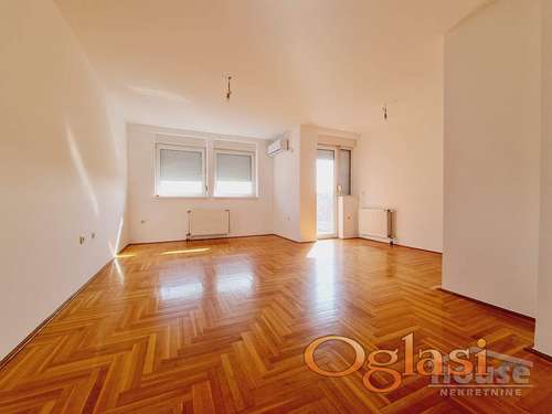 STAN - NOVI SAD - BULEVAR - 44m2 - 145000 evra