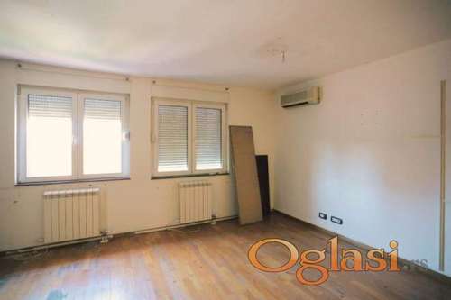Renoviran 3.0 stan, dve etaže, Lomina ulica, 138m2