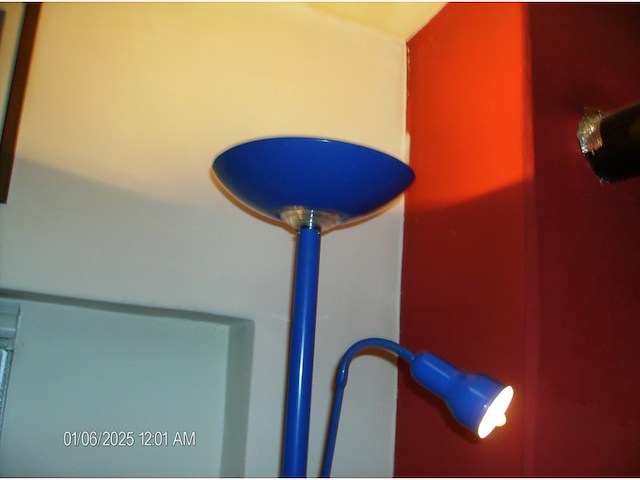 Podna lampa sa potenciometrom
