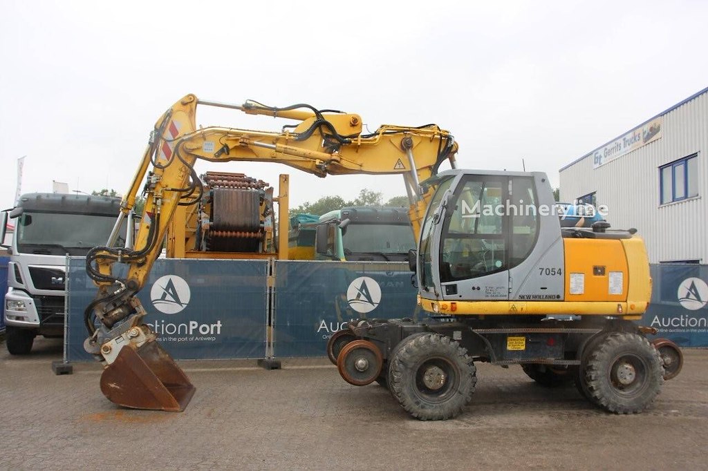 Prodaje se New Holland MH5 Plus bager točkaš na aukciji