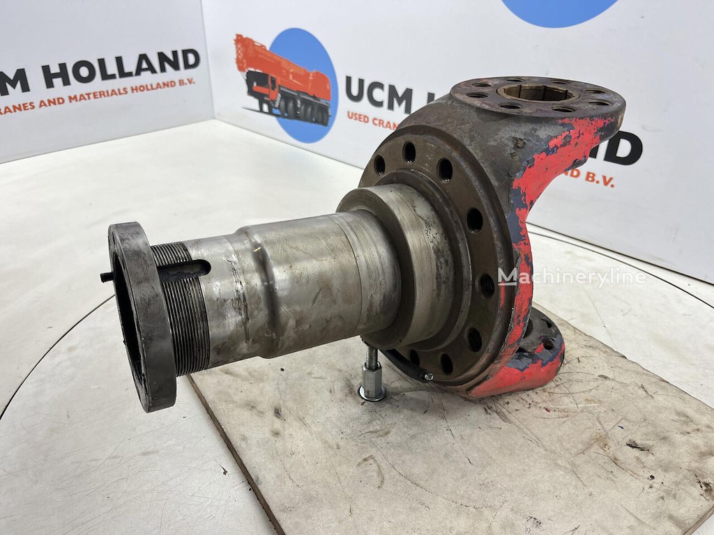 Liebherr LTM 1090 Steering knuckle 12 holes axle 3 upravljački zglob za krana