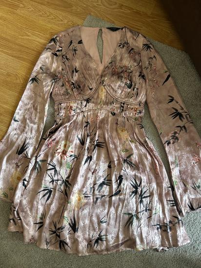Novo Superdry svecana haljina