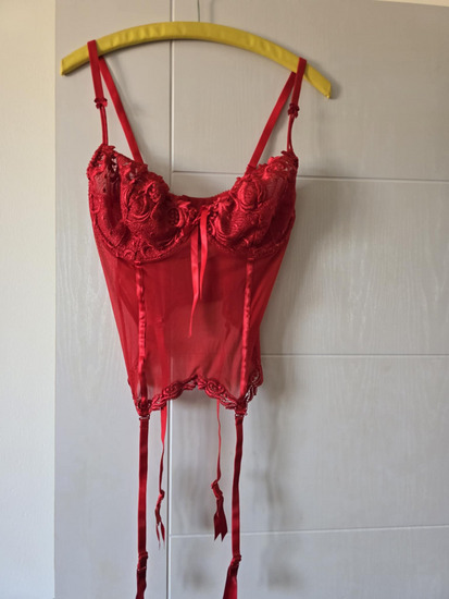 SENSUALITY CRVENI KORSET SA HALTERIMA