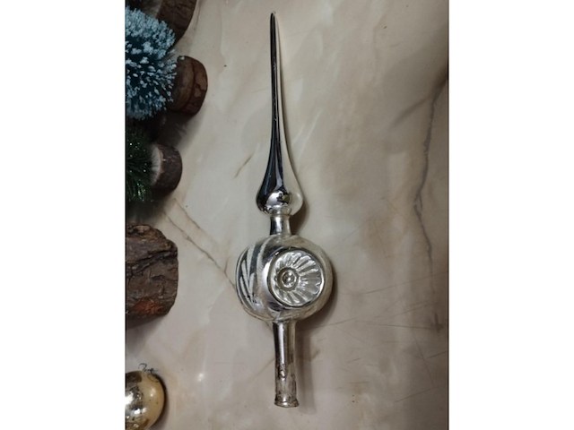 Stakleni vrh sa tri supljine ,vitange