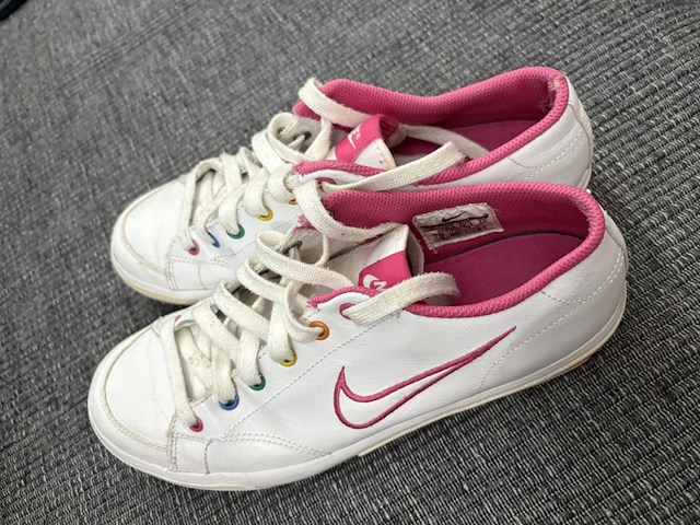 Nike patike velicina 38,5