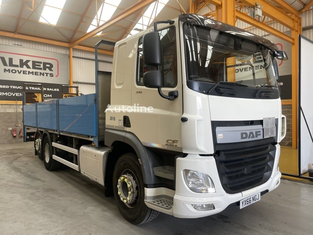 DAF CF330 kamion s ravnom platformom