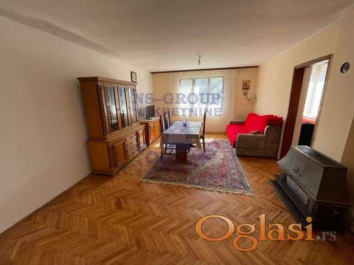 Kuća sa placem 724m2!