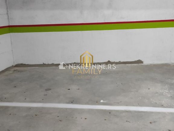 Garažna parking mesta, idealna i za investiciju - Podbara, Novi Sad