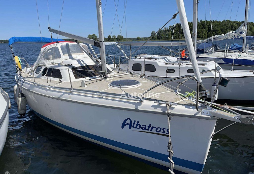 Hunter 27 motorna jahta