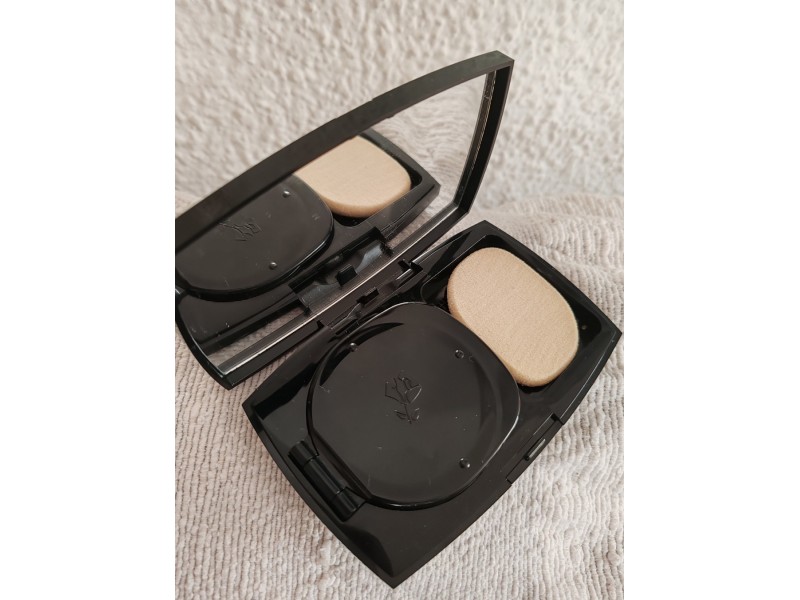 Lancome color ideal hydra compact