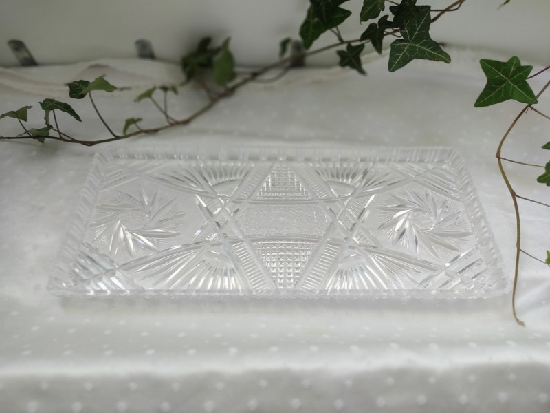 FANTASTIČNA LAGANA PROVIDNA TACNA IMITACIJA KRISTALA