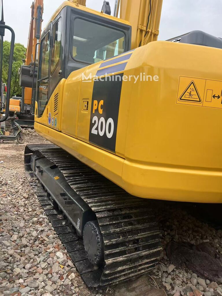 Komatsu PC200-7 bager guseničar
