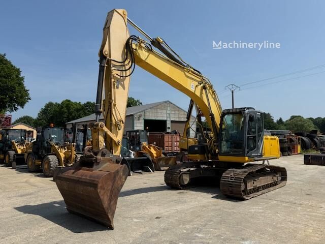 New Holland Kobelco E 215 C bager guseničar
