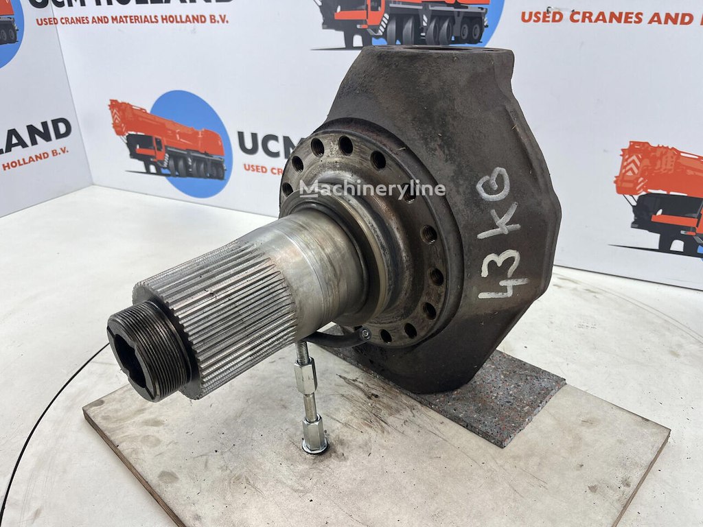 Terex AC 155 steering knuckle 16 holes axle 3 upravljački zglob za autodizalice