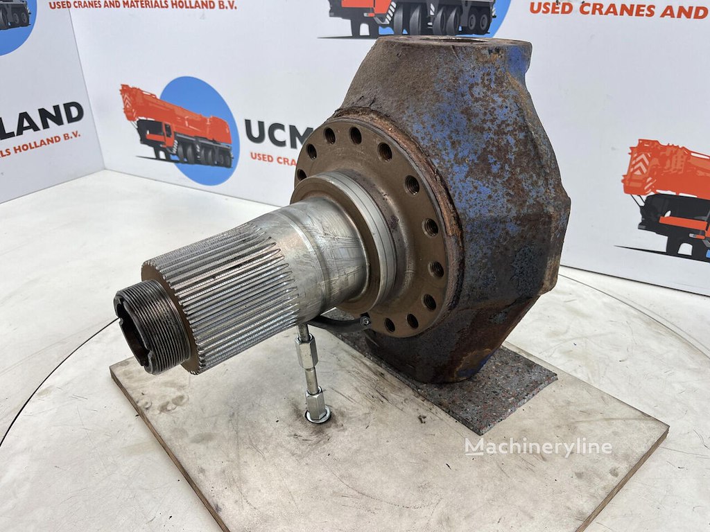 Terex AC 155, AC 205 Steering knuckle 16 holes upravljački zglob za autodizalice