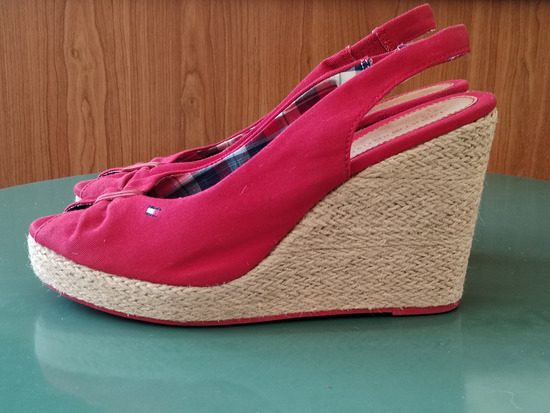 NOVE Tommy Hilfiger sandale 42 (41)