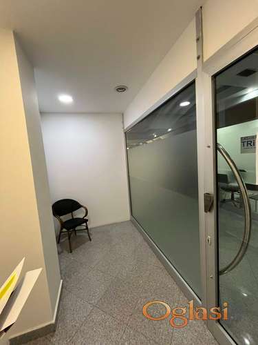 Fantastičan lokal u centru grada ! 25m2