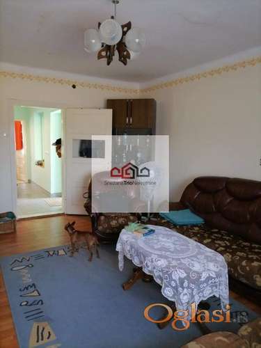 ČURUG prodaje se kuća na PLACU OD 2158 M2