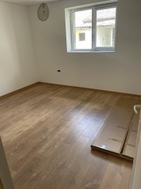 Izdajem dvosoban stan na Tosinom Bunaru