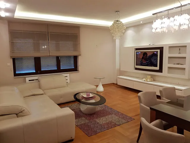 Izdajem ili prodajem LUX stan Beograd-Vozdovac