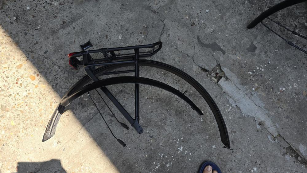 Alu 27.5 korpa i blatobrani sa meride skinuti